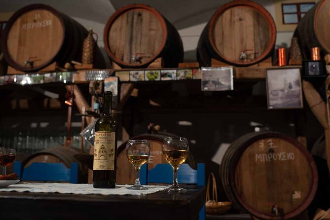 Santorini_Sunset Cheers and Dine - Convenient Transportation and Accessibility