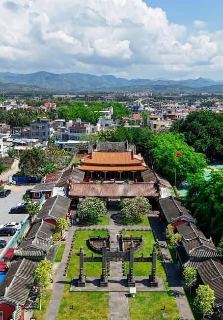 Sanya: Ancient Town, Sea Cliff & Giant Guanyin Cultural Tour - Exploring Sanya’s Cultural and Natural Highlights