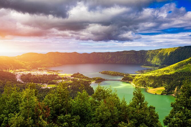 São Miguel: 2-Day Small Group, West & East Island Tour With Lunch - Key Points