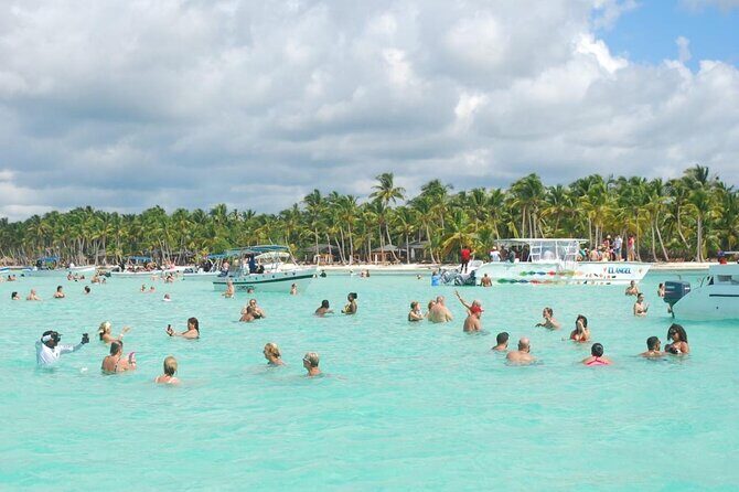 Saona Island Luxury Full Day Catamara Food Drink in Punta Cana - Exploring the Itinerary: What to Expect from Each Stop