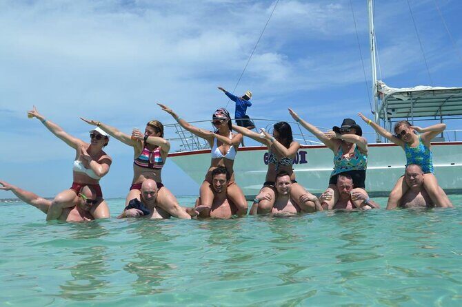 Saona Island Tour Catamaran Buffet Lunch & Full Day Trip - Boat Ride and Group Atmosphere: Pros and Cons