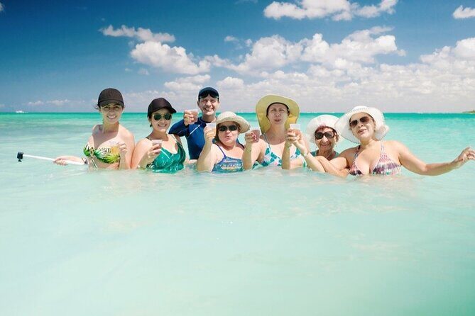 Saona Island Tour Catamaran Buffet Lunch & Full Day Trip - Food and Refreshments: Is the Buffet Satisfying?