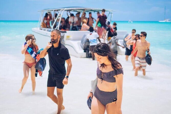 Saona Island Tour From Punta Cana - Return Trip and Shopping Stop