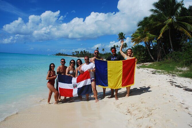 Saona Relax Tour - Return Trip and Music