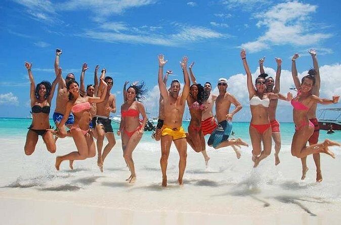 Saône Island in Catamaran and speedboat (blue lagoon) swimming pool. - FAQs