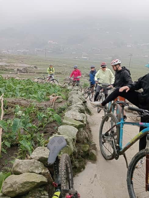 Sapa: 3-Day Bac Ha Bike Tour with Markets and Villages - Visiting the Old Castle and Market Exploration