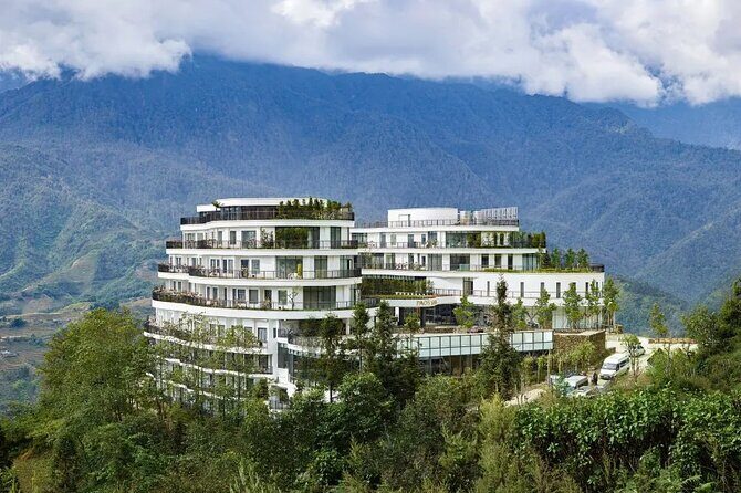Sapa Trek 2days/1night -HOTEL 5 STAR-From Hanoi by Limousine Van - Food and Dining