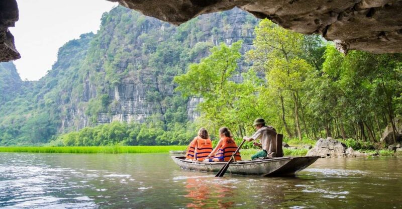 Sapa Trek Tour on Sleeper Bus/Night Train-Overnight at Hotel - What Travelers Say