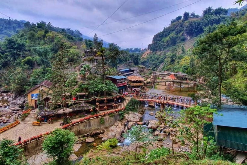 Sapa Trekking 3 Days 2 Night - VIP Sleeper Bus from Hanoi - Day 3: Visiting Red Dzao Villages and Return to Hanoi