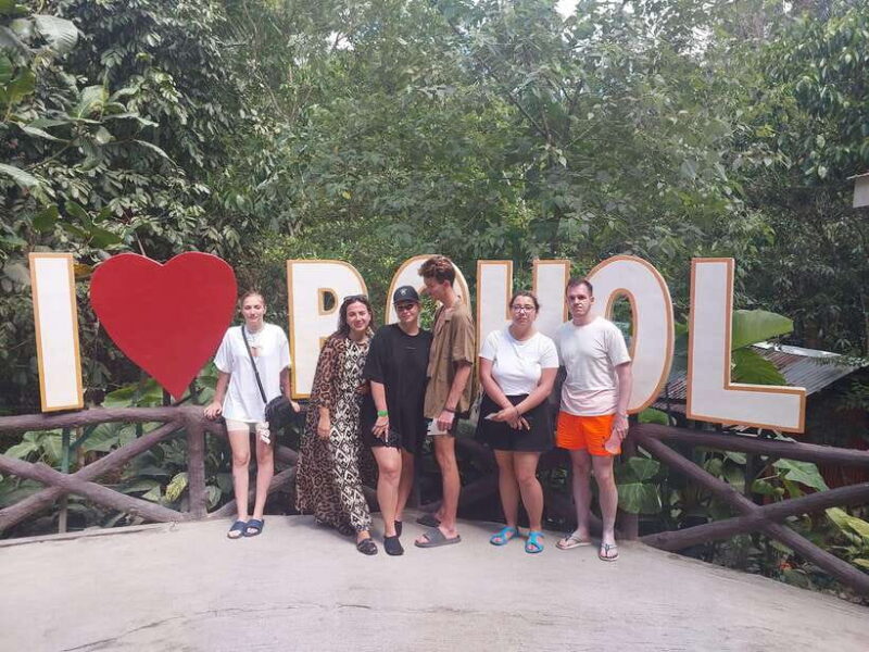 Sardines, chocolate hills, tarsiers, ATV,floating restaurant - Key Points