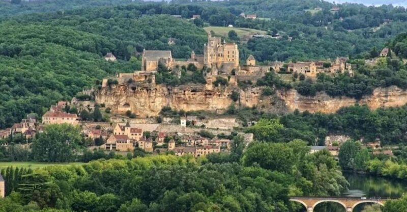 Sarlat: Private Tour to the Dordogne Valley - Overview of the Experience