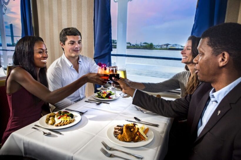 Savannah: Buffet Dinner Cruise with Live Entertainment - A Deep Dive into the Savannah Dinner Cruise Experience