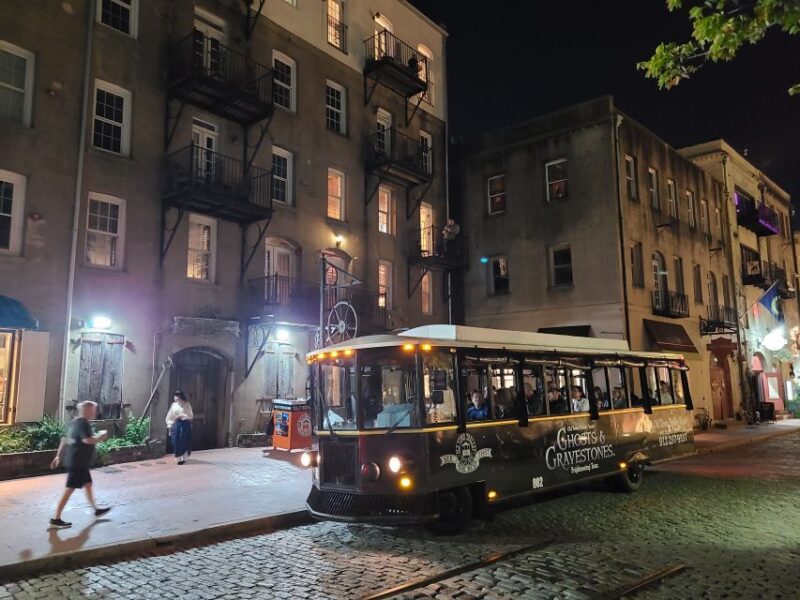 Savannah: Ghosts and Gravestones Tour with Low House Entry - Key Points