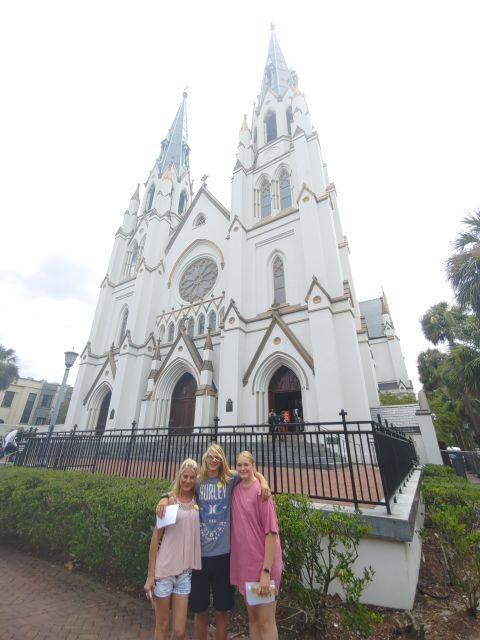 Savannah: Guided Walking Tour and Trivia Game - The Itinerary: What to Expect