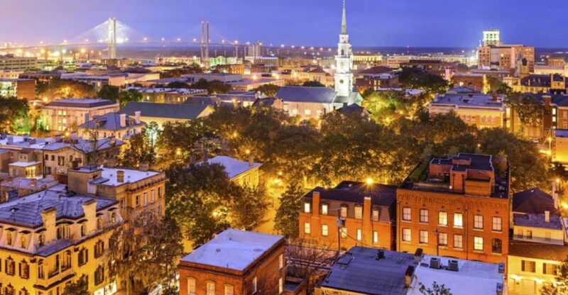 Savannah Haunted Pub Crawl-Walking Tour Historic District - Key Points