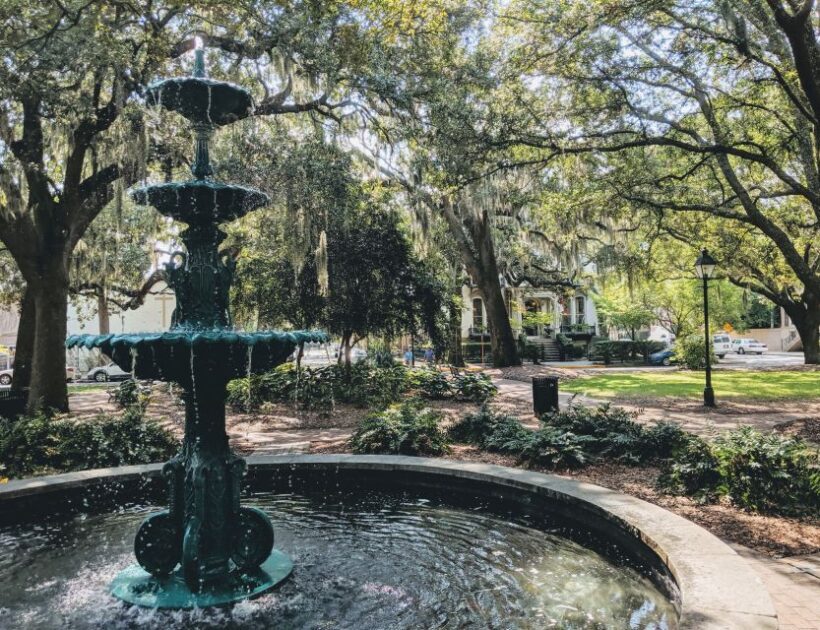 Savannah: Historic District and Islands Private Tour - Exploring Savannahs Historic District
