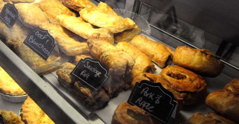 Savannah: Historic District Foodie Walking Tour - Exploring Savannah’s Historic District on Foot