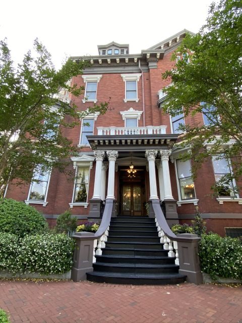 Savannah: Historic District Overview on Foot - An In-Depth Look at the Savannah Historic District Tour