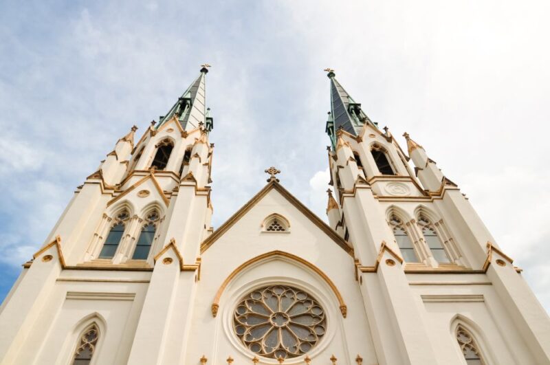 Savannah: Historic Highlights Walking Tour - Key Points