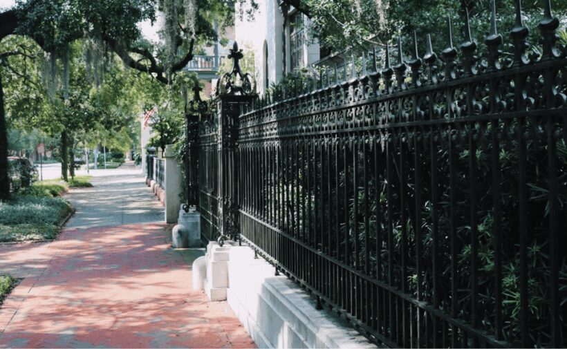 Savannah: History Walking Tour - Architectural Beauty: Jones Street and Monterey Square