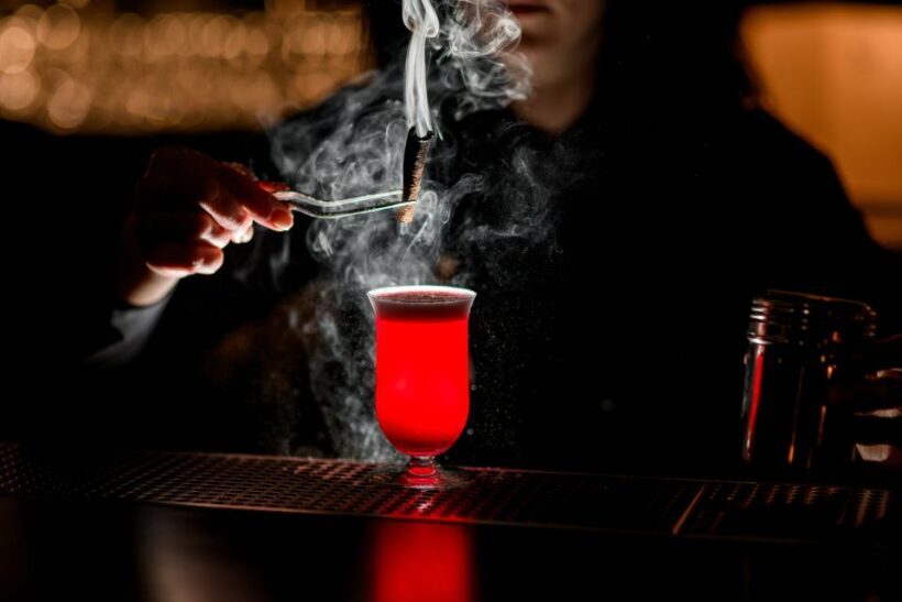 Savannah: Midnight in the Garden Walking Tour and Pub Crawl - An In-Depth Look at the Tour