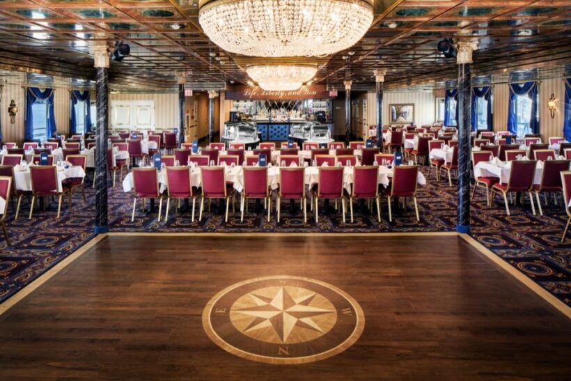 Savannah: Monday Gospel Dinner Cruise - The Experience: Atmosphere and Authenticity