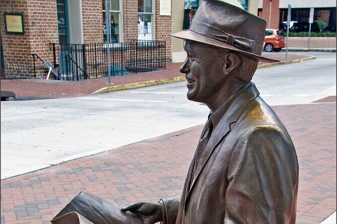 Savannah Scavenger Hunt Walking Tour and Game - Who Would Love This?