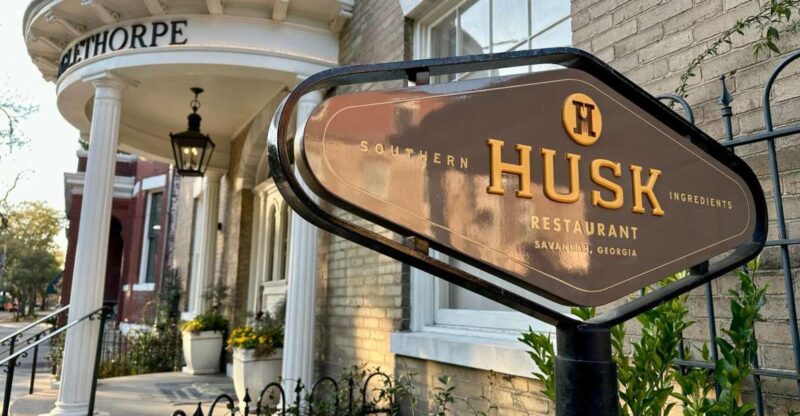 Savannah: Southern Traditions Dinner Tour - Itinerary Breakdown: From Landmark to Lunch