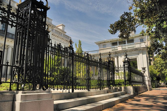 Savannah Stroll: Guided Sightseeing & History Walking Tour of Savannah - Who Should Consider This Tour?