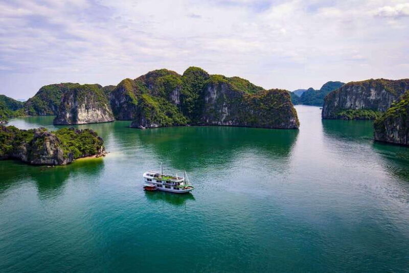 Savor Cat Ba Island adventure 2 days 1 night - The Practical Start: Seamless Transportation and Accommodation