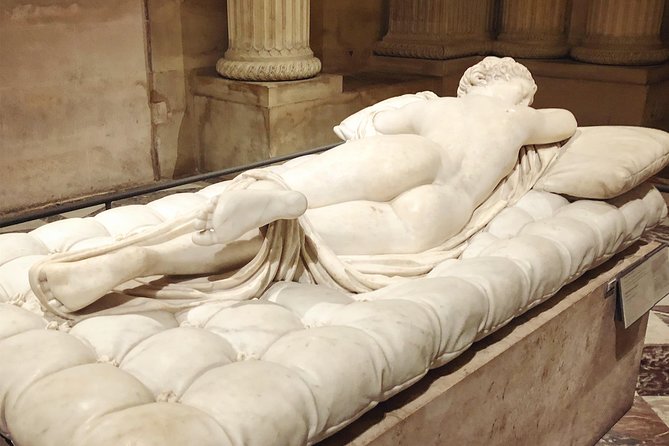 Scandals: Louvre (Semi-Private) With Reserved Entrance Time - The Mona Lisas Secrets