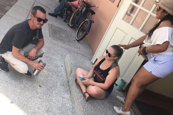 Scavenger Hunt in Hollywood by Wacky Walks - FAQs