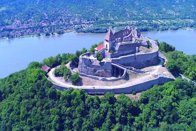 Scenic Danube River Bend Hills & the Art Town: Private Car Tour - Unique Vintage Car Experience