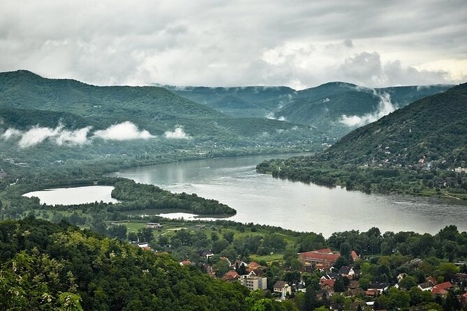 Scenic Danube River Bend Hills & the Art Town: Private Car Tour - Culinary Delights Along the Way