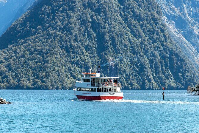 Scenic Drive and Cruise from Queenstown to Milford Sound - An In-Depth Look at the Experience