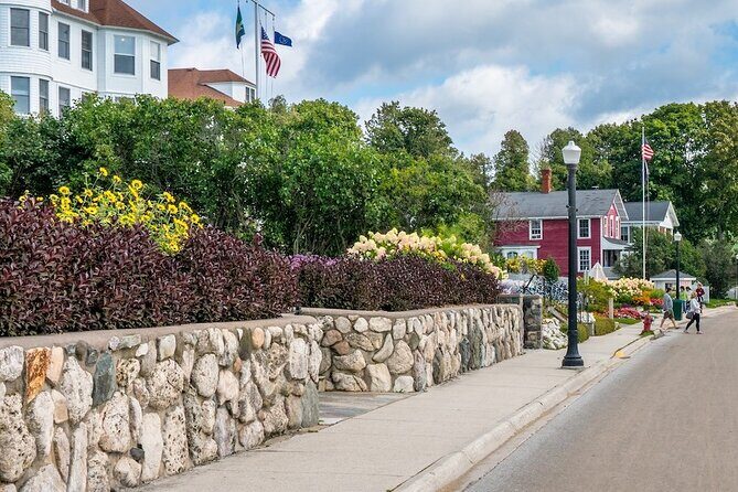 Scenic Mackinac Island: A Self-Guided Cycling Audio Tour - An In-Depth Look at the Tour