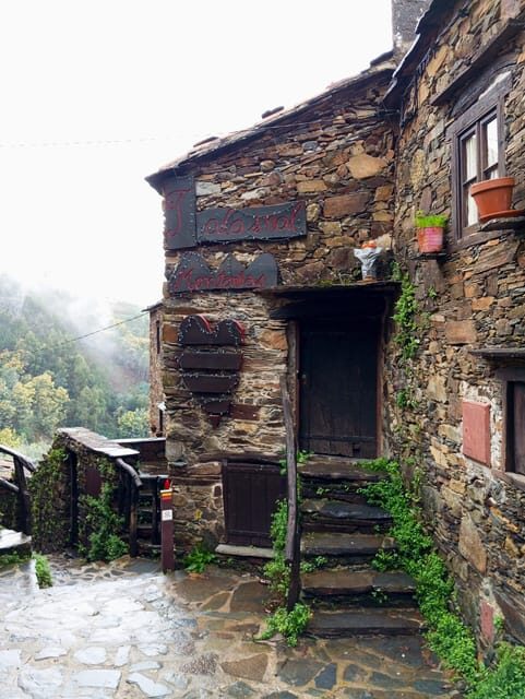 Schist Villages and medieval castles tour - FAQ