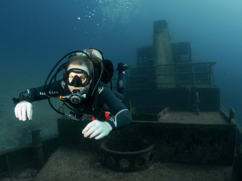 Scuba diving for certified divers, 2 Dives - Group Size and Language