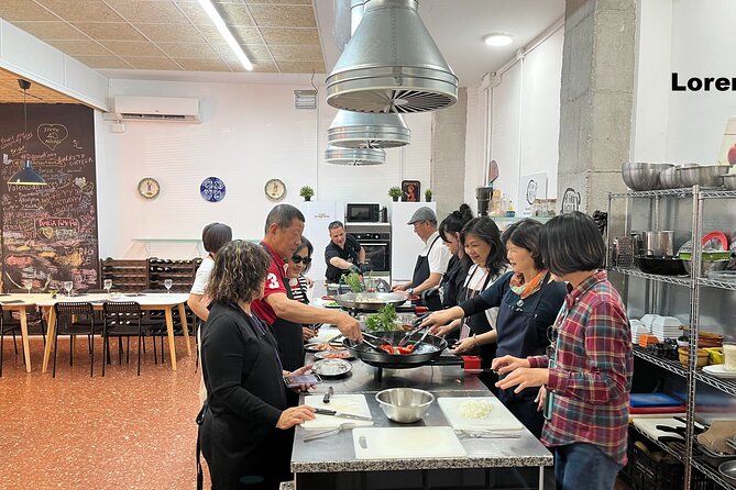 Seafood paella cooking class, tapas and visit to Ruzafa market. - What Do Travelers Say?