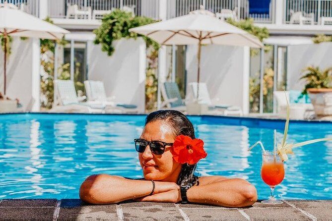 Seat in Coach Transfer from Rarotonga Hotel to Airport - Who Should Consider This Transfer?