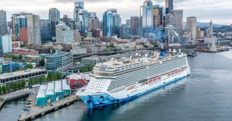 Seattle: Cruise Port City Sightseeing Tour - The Guide and Experience