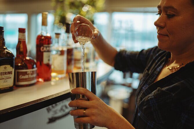Seattle Hands On Cocktail Class - Key Points