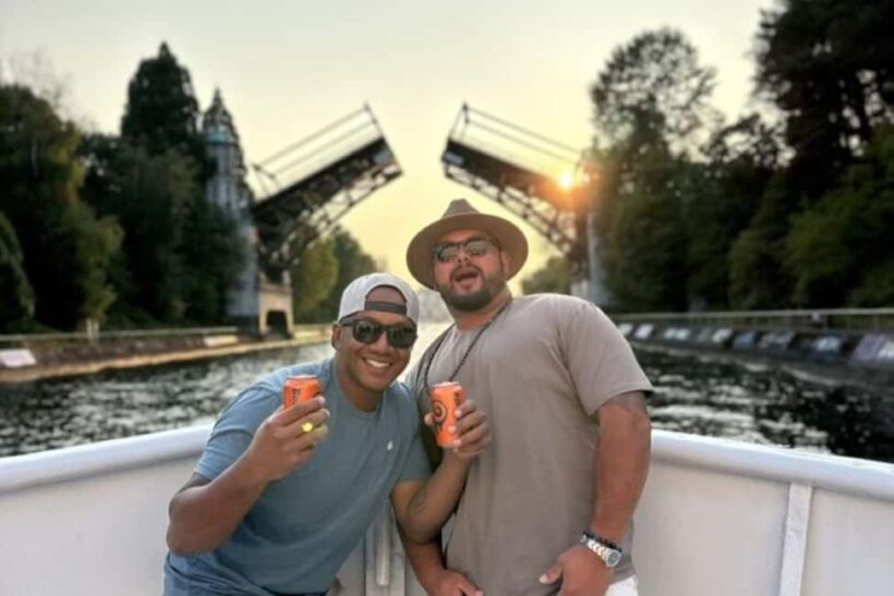 Seattle: Lake Union Happy Hour Cruise - Key Points