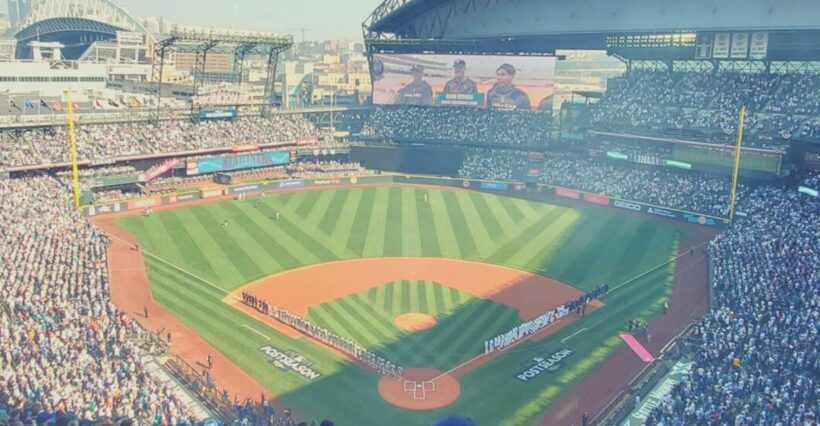 Seattle: Seattle Mariners Baseball Game at T-Mobile Park - Authentic Experiences and Crowd Atmosphere