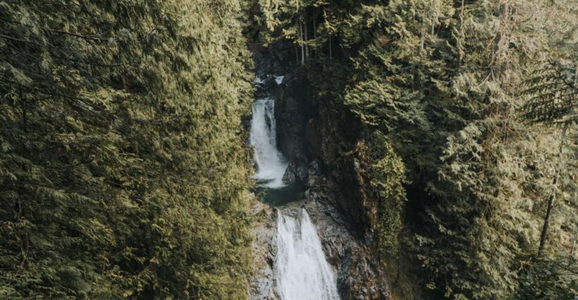 Seattle: Waterfall Wonderland Hike in Wallace Falls Park - Guides and Group Size: Personal Touches Matter
