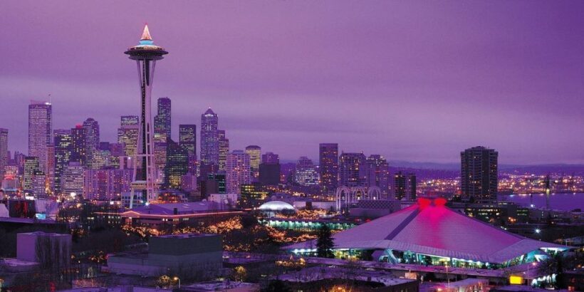 Seattles Yuletide Magic: Christmas Wonderland Private Tour - Key Points