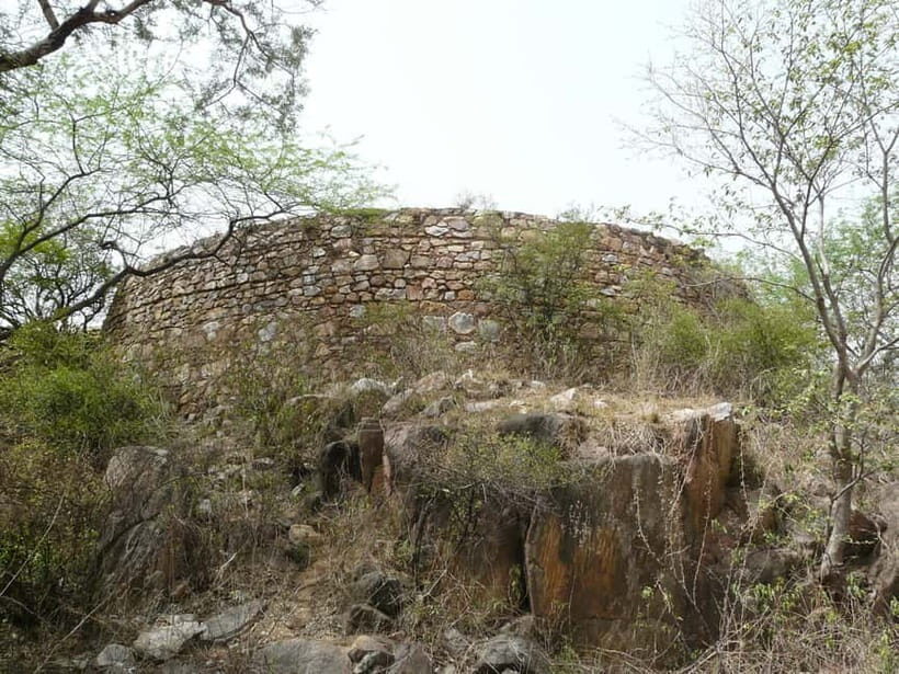 Secret and Spooky Ruins of Mehrauli Archaeological Park - Exploring the Secret and Spooky Ruins of Mehrauli Archaeological Park