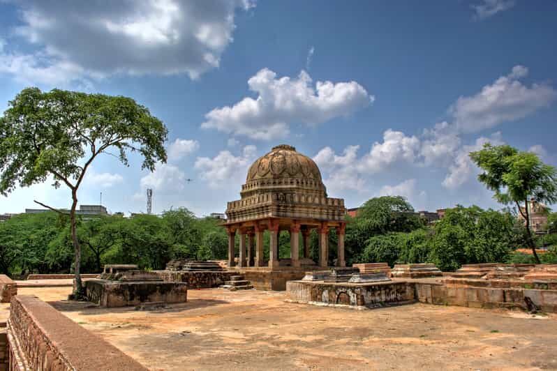 Secret and Spooky Ruins of Mehrauli Archaeological Park - Who Should Consider This Tour?