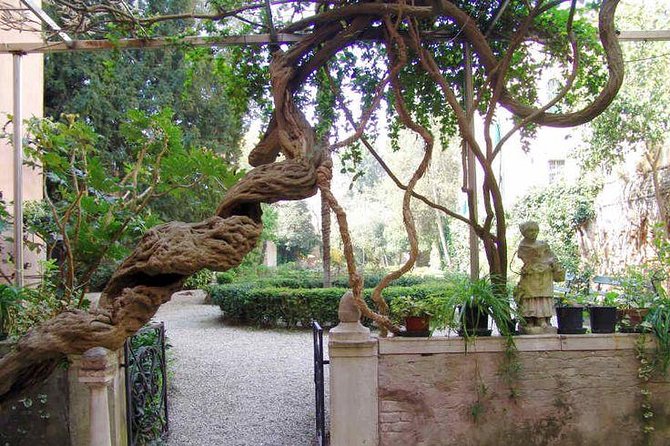 Secret gardens of Venice in the Dorsoduro district with Cichetti tasting - A Closer Look at the Tour: What’s Included and What’s Not