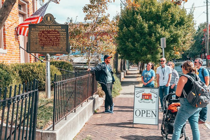 Secrets of Louisville: Food & History Walking Tour in NuLu - The Guides: Knowledge and Personality Matter